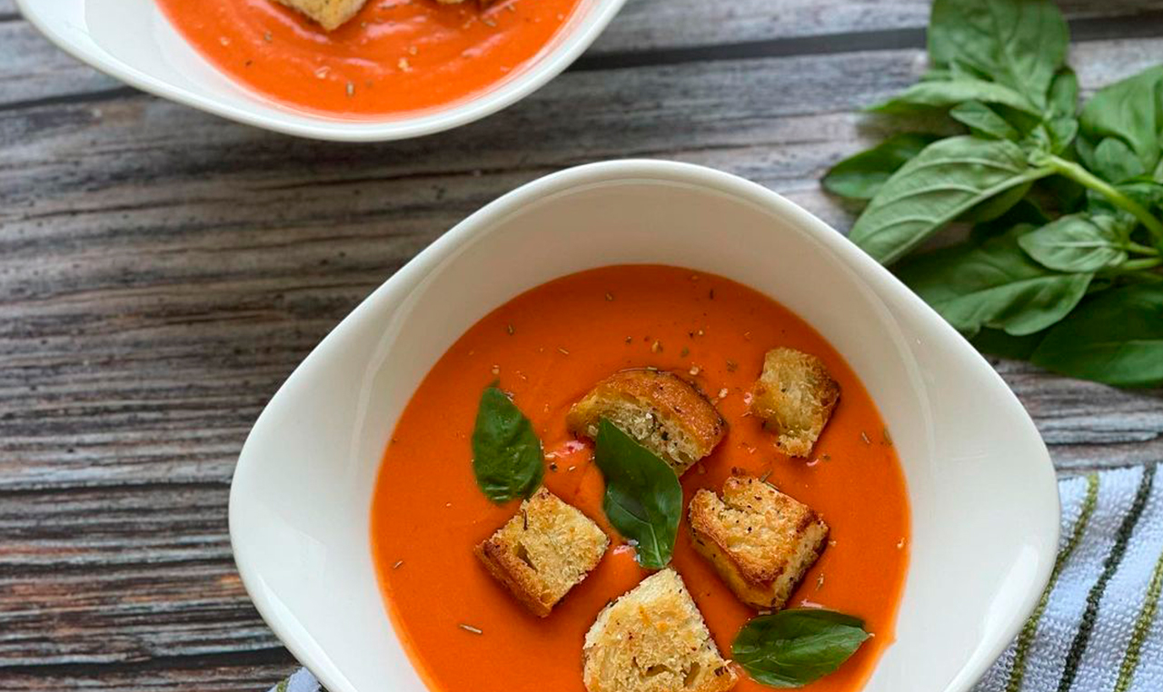 GAZPACHO DE TOMATE Y SANDÍA - SEASONINGS BY KRISTA - Revista Gente Sur