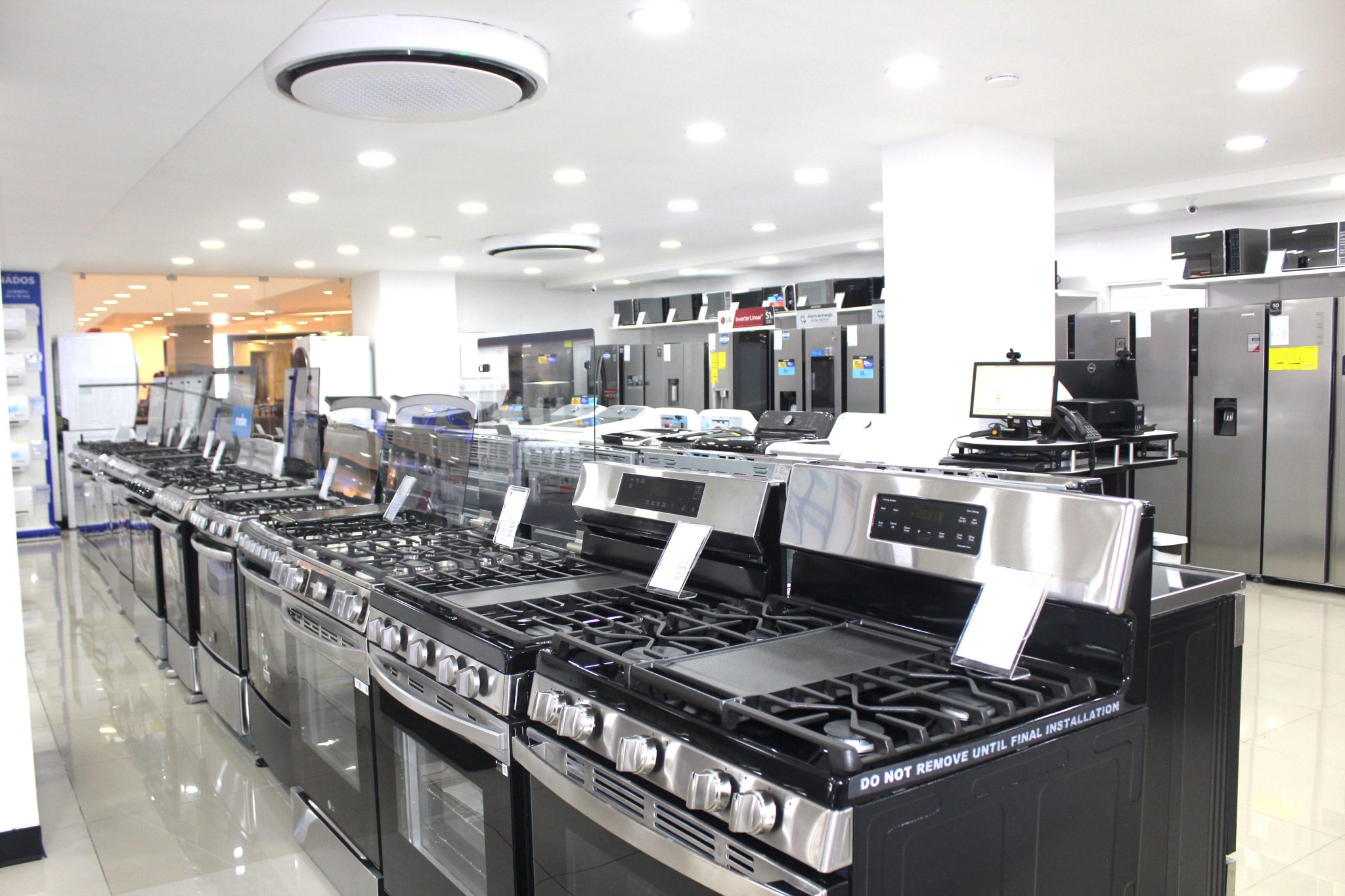 Jetstereo transforma su tienda en Megamall con tecnología avanzada y ...